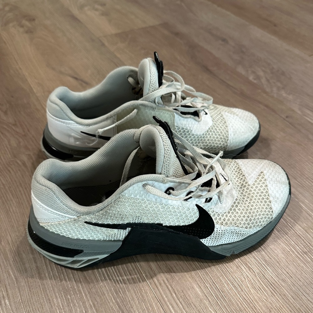 Nike Metcon 8 Men’s Size 8.5 - Gem
